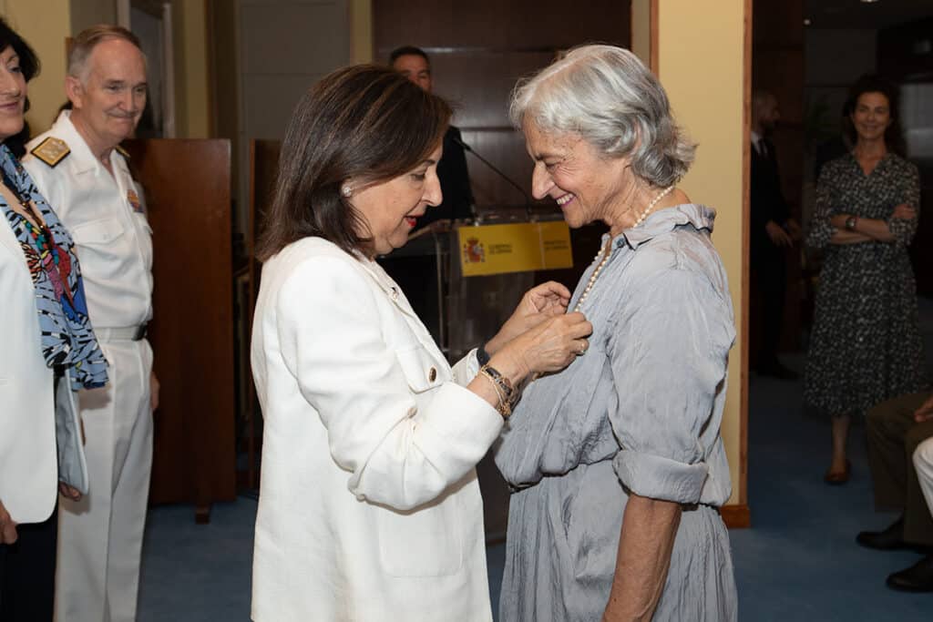 Cruz del Mérito Militar para Ana Gutiérrez-Mellado | ACUA